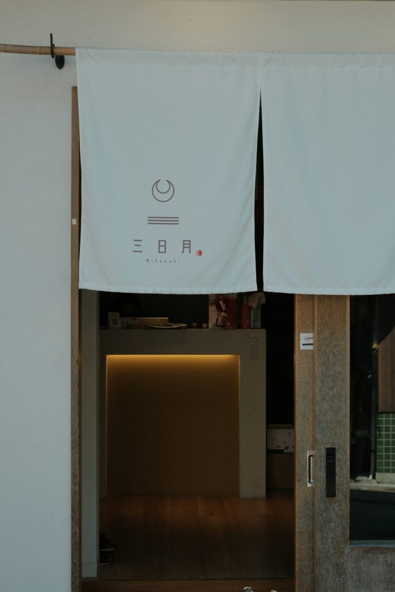 Why Are Crunchyroll Anime Episodes Delayed? - Tech Warlock